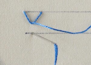 Connected Fly Stitch : Library of embroidery stitches